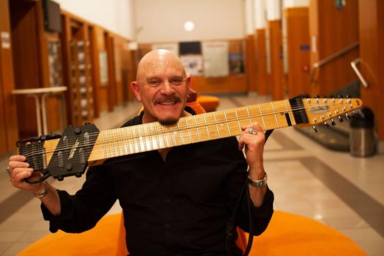 Steve Adelson - Je mi šedesát, ale mým játrům je stopadesát | Muzikus